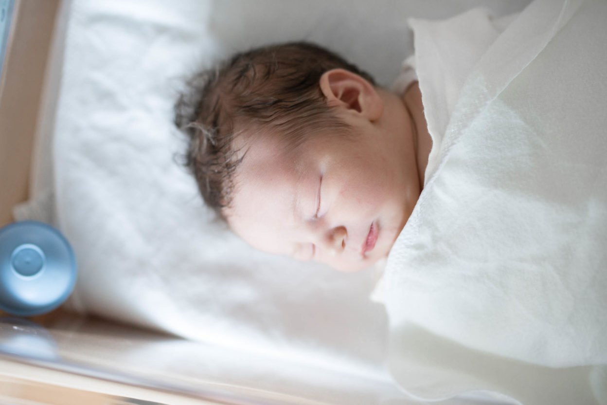 Tips for Introducing new sibling at the hospital | Elisabeth McKnight