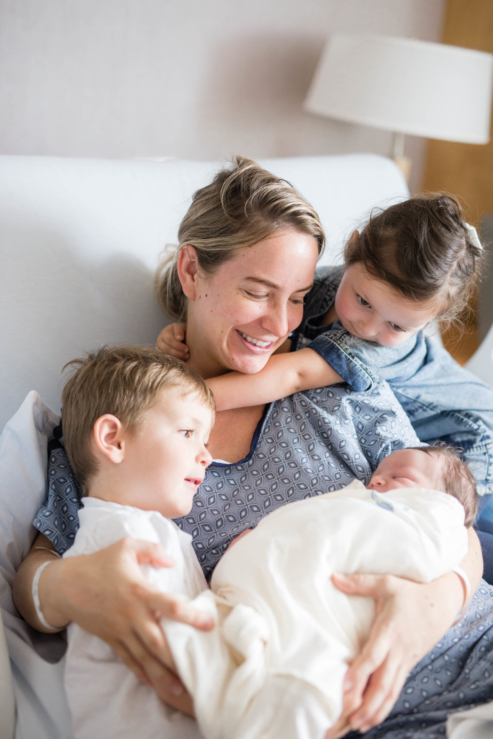 Tips for Introducing new sibling at the hospital | Elisabeth McKnight