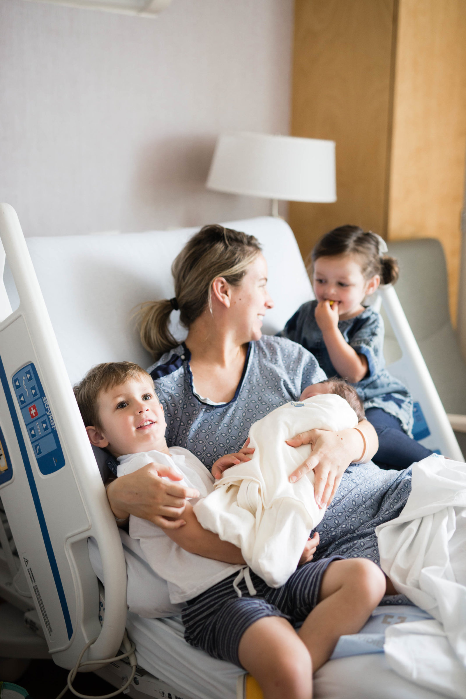 Tips for Introducing new sibling at the hospital | Elisabeth McKnight